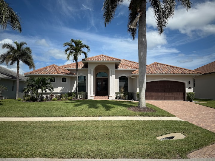 Waterfront Paradise-heated Pool-recently Renovated - Marco Island, FL