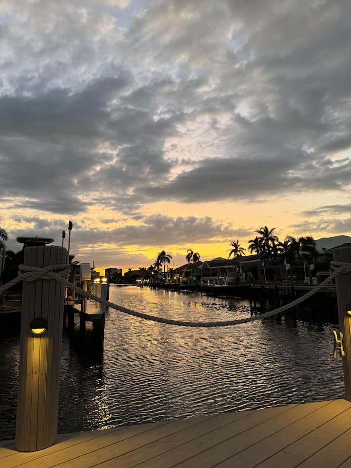 Waterfront Paradise-heated Pool-recently Renovated - Marco Island, FL