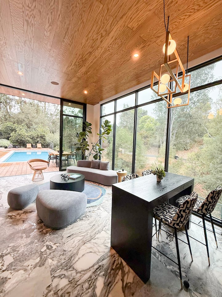 Rose Bowl Vip Guests - Pasadena, CA