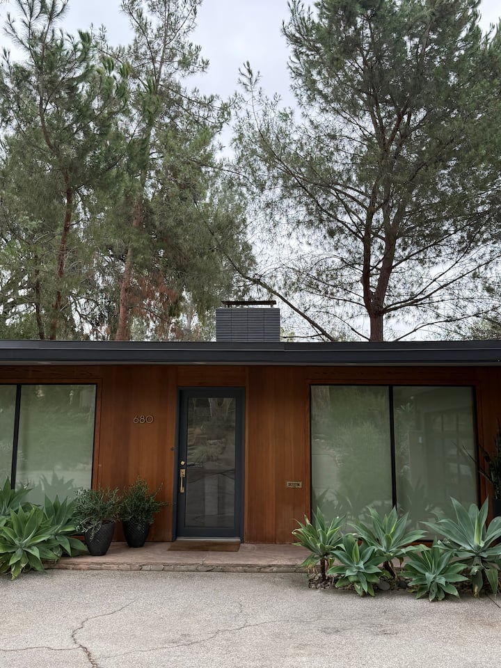 Rose Bowl Pool House - Pasadena, CA