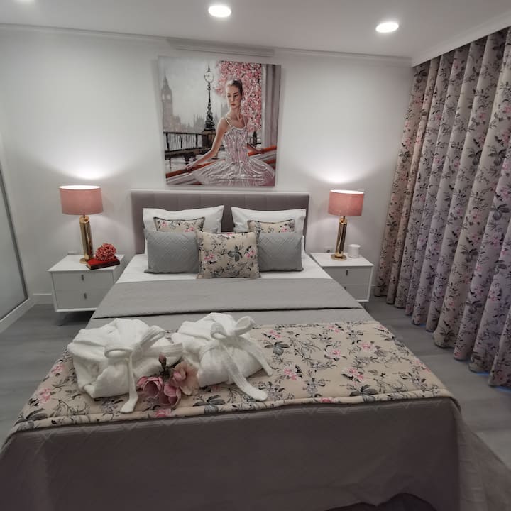 Camacho Studios - Pink Room - Funchal