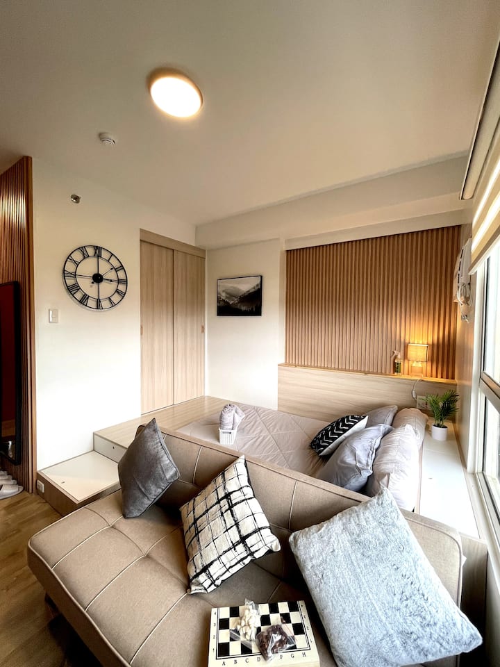 The Urban Hideaway | Quiet Studio Nest In The City - Bacolod