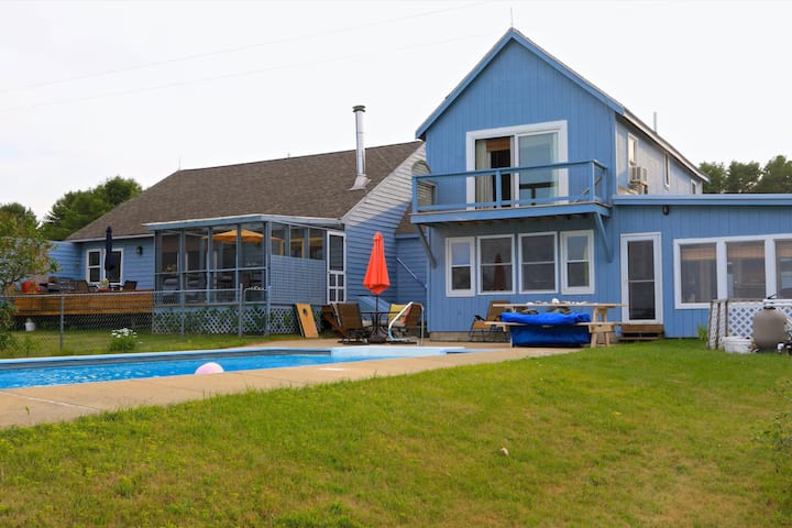 Private Family Heated Pool Home Near Kennebunkport - Kennebunk, ME
