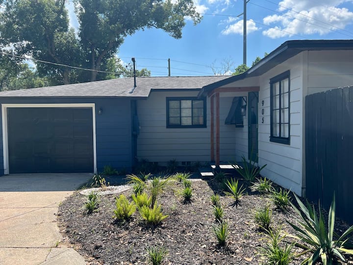 Renovated 3br Home | Walk To Downtown | Pool - Mount Dora, FL