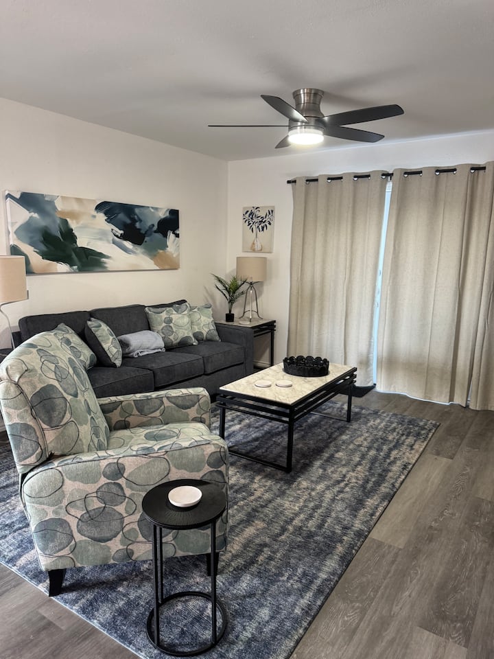 Sparrow's Nest - Relaxing Retreat - Midland, TX
