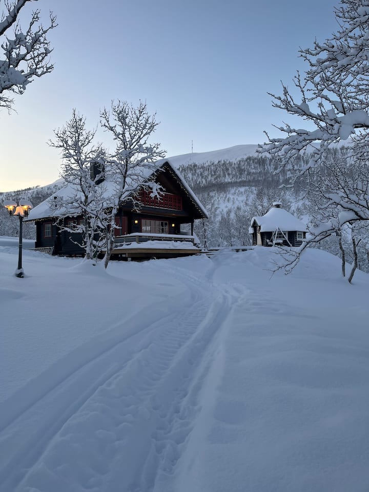 Koselig Tømmerhytte Med Grillstue. - Alta