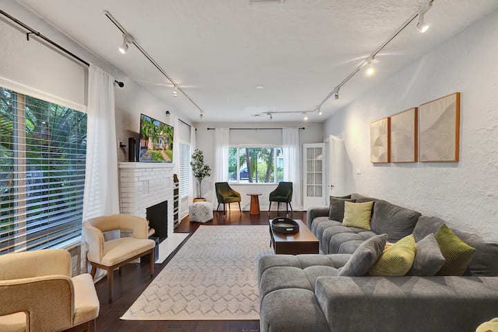 Private Tropical Garden Home | Walk To Las Olas - Fort Lauderdale, FL