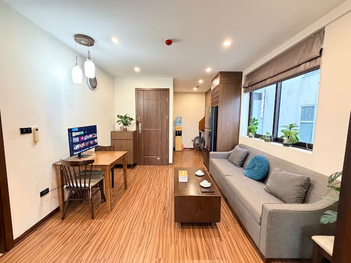 Spacious 1 Br With Balcony | Full Services - 俄羅斯