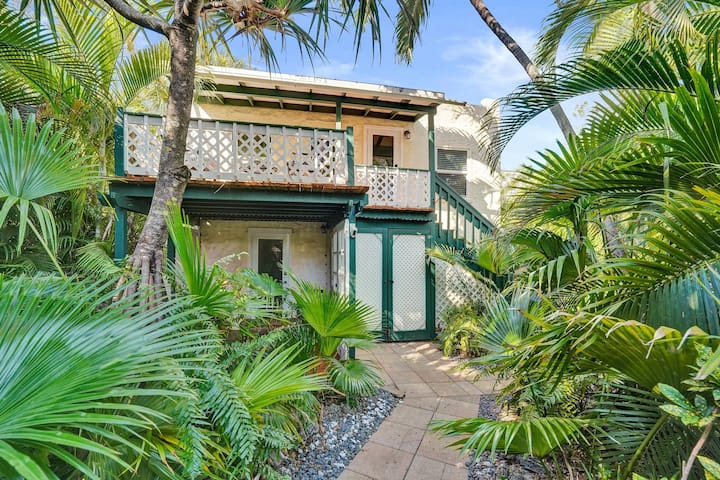 Serene Garden Level Apartment | Walk To Las Olas - Fort Lauderdale