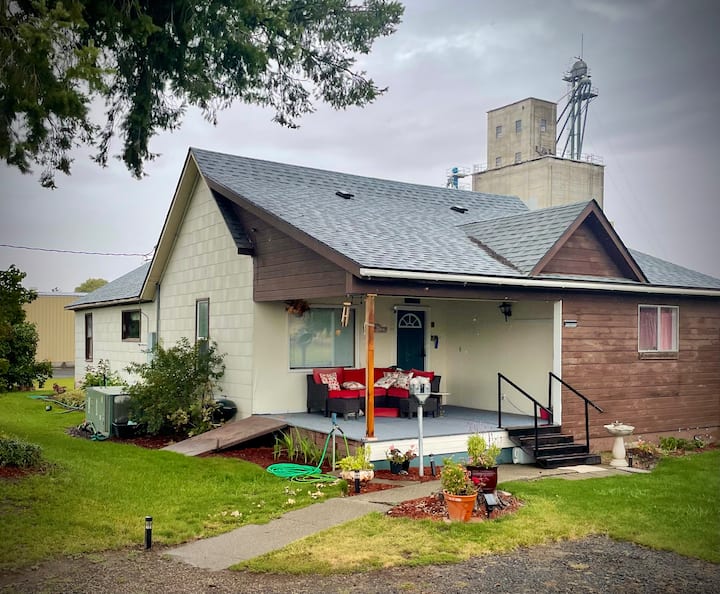 Grandma’s Farmhouse - Colfax, WA