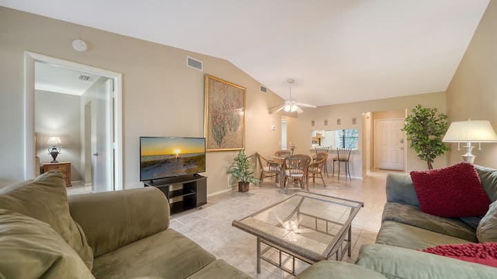Cozy Nest - 2b/2bath Appartment Near Siesta Key - Sarasota, FL