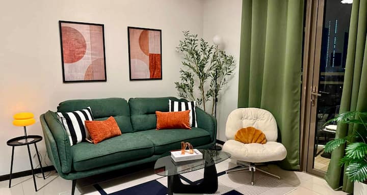 Mid-century 1br W/ Karaoke + Netflix | Near Picc - Metro Manila