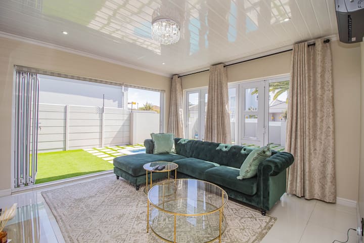 Luxury 3 Bedroom Home Private Pool & Inverter - 파클랜드