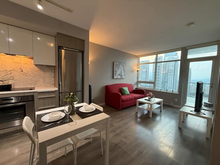 Cozy 1br 1ba Retreat Central Stay Near Transit - Burnaby