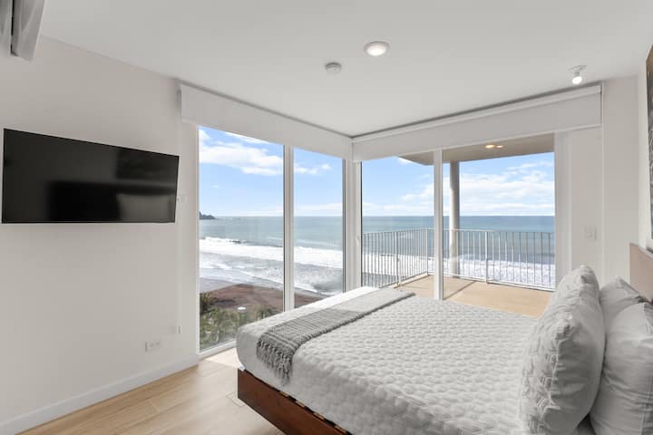 Oceanfront 3-br Condo With Stunning Views - Costa Rica