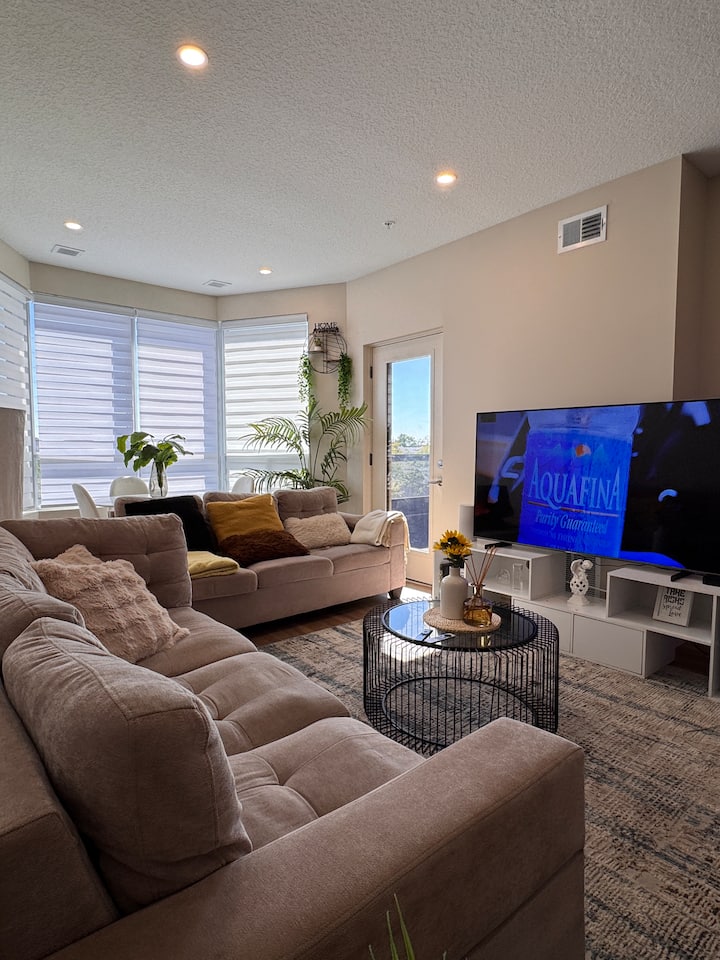 Cozy & Affordable Stay With Pool, Gym & Parking - London