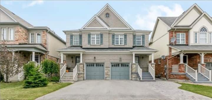 The Acorn Nest - Bradford, ON, Canada