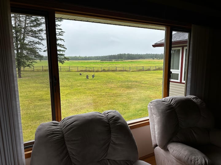 Cozy Farmhouse B&b Retreat - Williams Lake