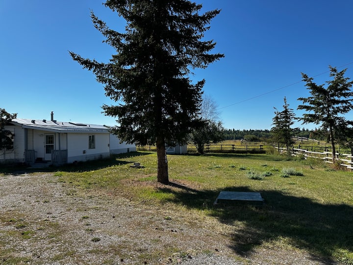 Cozy Farmhouse B&b Retreat - Williams Lake