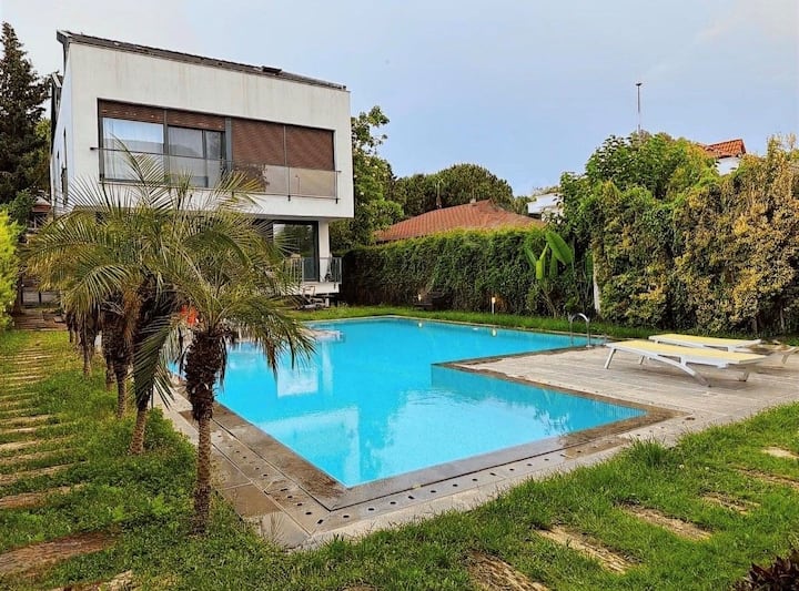 Architect Designed | Rooftop Loft W/ Pool & Garden - Antalya