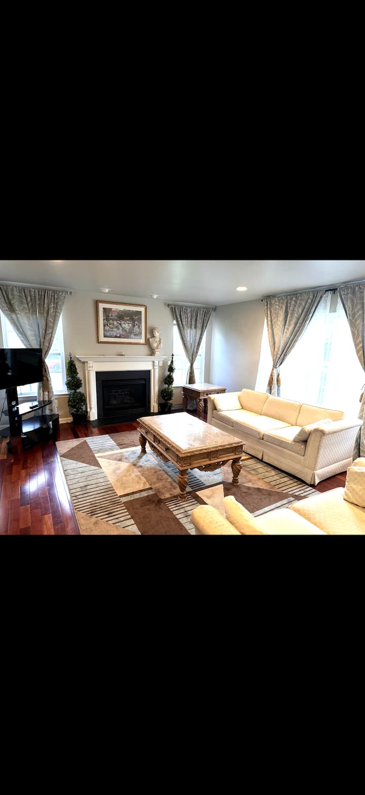Fully Furnished Canton Home – Flexible Stays - Ypsilanti, MI