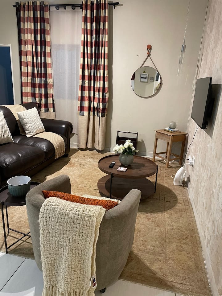 Unit 3 1-bedroom With 2 Single Beds - Ladysmith