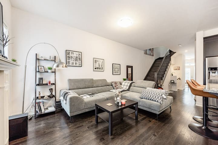 Spacious 4 Br Townhome| Hamilton Mountain - Hamilton