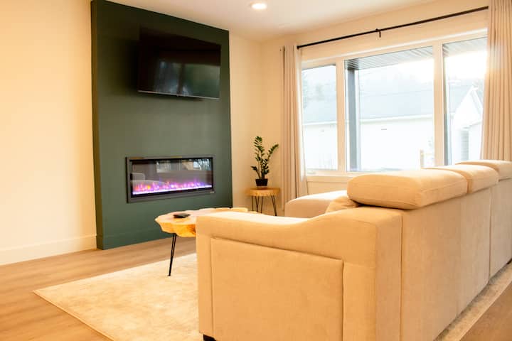 Alpine Retreat Spa Suite | Walkout & Recharge - Blairmore