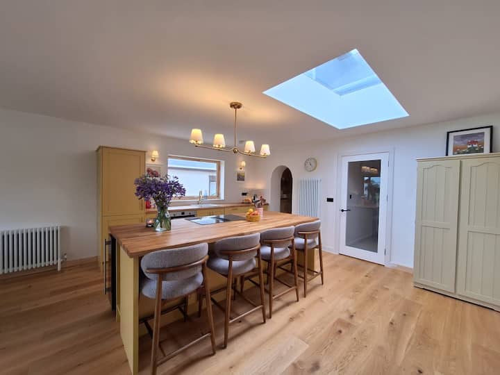 Modern, Spacious, Cosy Seaside Home. 500m To Beach - Gorey