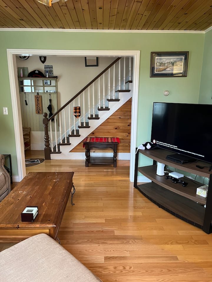 3 Bedrooms-1 Min To Town - Water View - Fire Pit - Eastport, ME