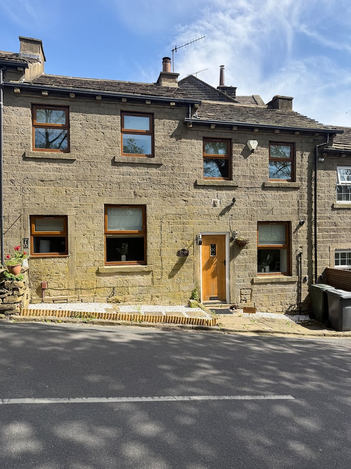 Hoot Cottage Oakworth - Haworth
