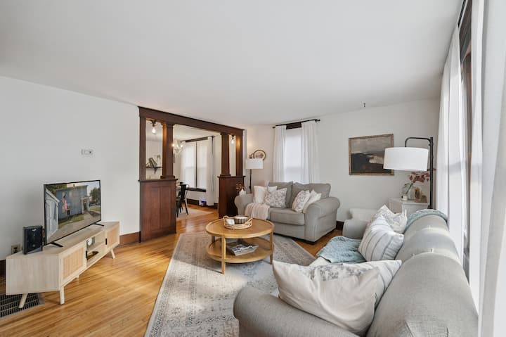 Prime Uptown Location! 2br Charming Historic Home! - Holland, OH