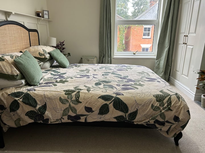 Guest Floor Of Renovated House In Guildford - Shere