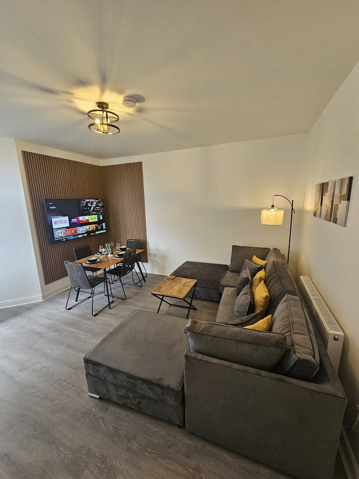 Luxury New Two Bedroom Apartment With
Free Parking - Blackpool