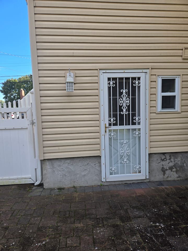 Nice Please For A Quit Stay. - Long Island, NY