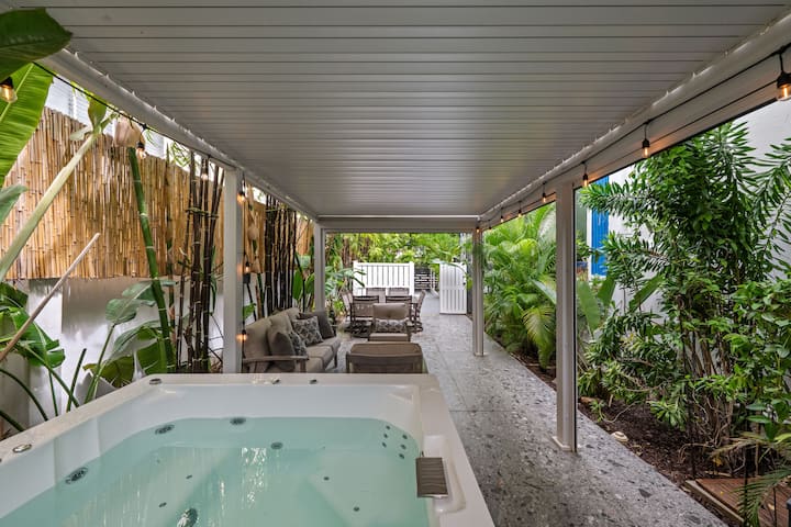 Modern Estate By Beach, Hot Tub, Power Back Up - San Juan