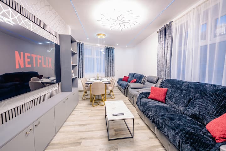 New Modern & Central 5-bed Home With Free Parking - Cardiff