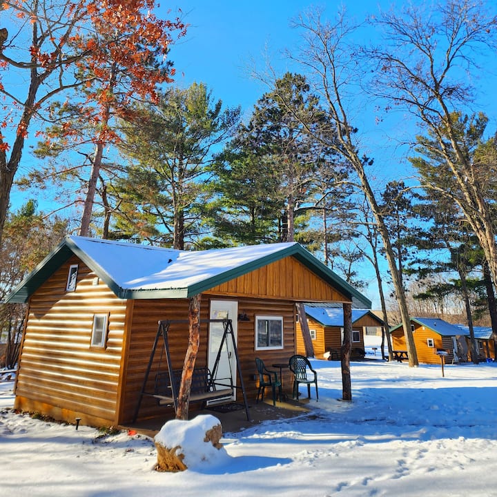 Fireside Cabin 7 | Baraboo Family Cabin W/bunks - Baraboo, WI