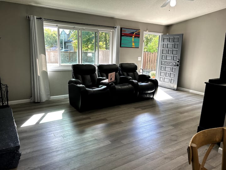 Family Friendly 2br, Yard, Private Driveway, Wi-fi - Beaverton, OR