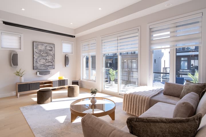 Spacious Modern 4-bed Townhome With Cinema - Oakville