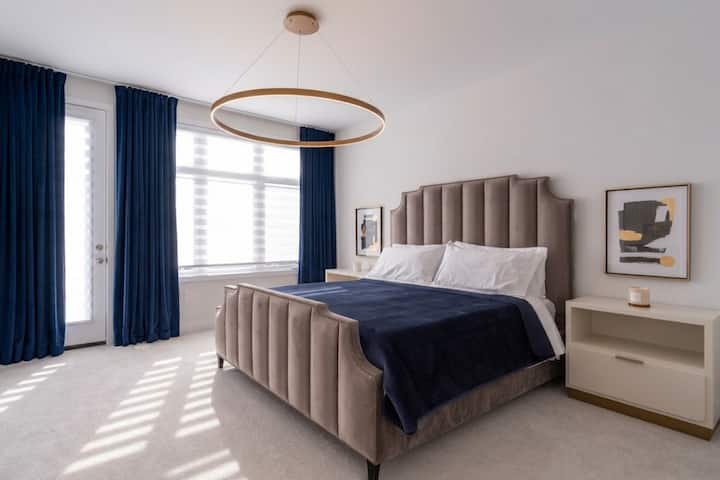 Spacious Modern 4-bed Townhome With Cinema - Oakville