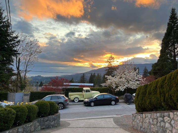 1br Suite | Views + Home Theatre + Laundry - North Vancouver