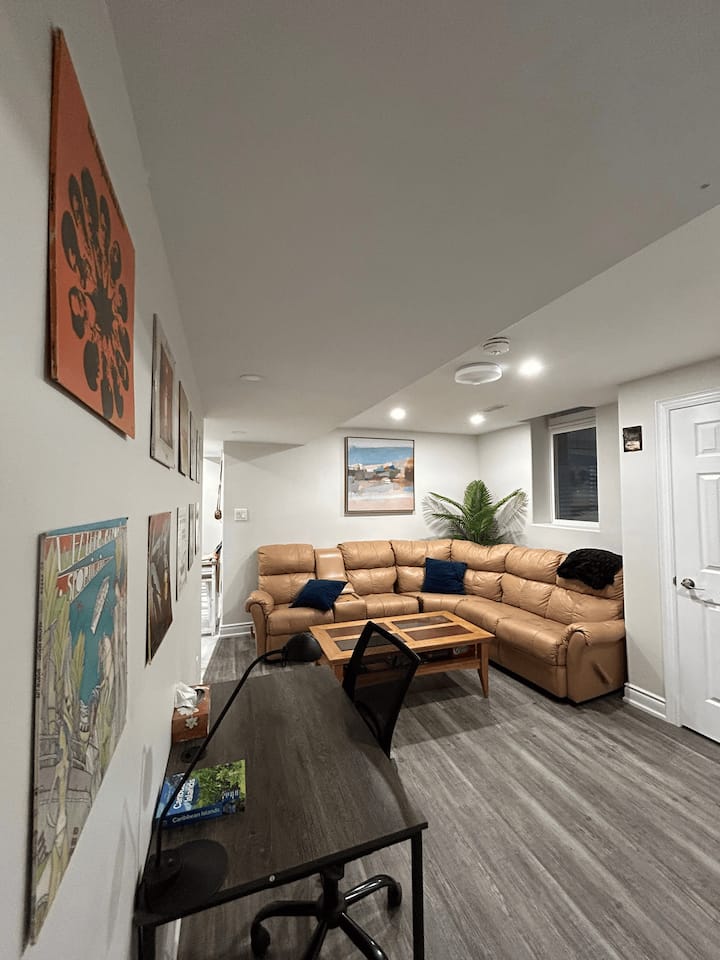 Cozy Carib Stay: Your Ontario Island Escape - Alliston
