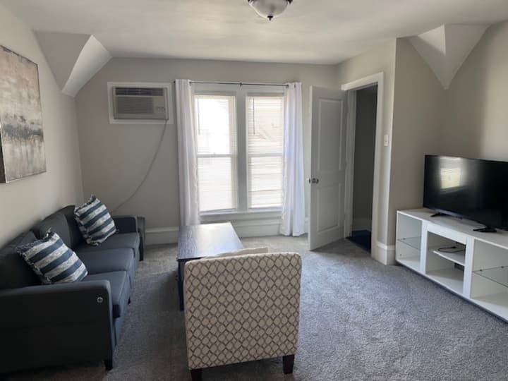 Updated Second Floor Rockford Rental - Rockford, IL