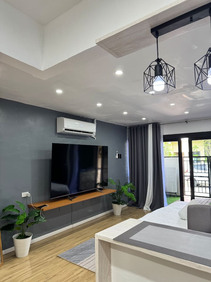 Premium King Studio W/ Pool, Ps5 + Bbq - General Santos City