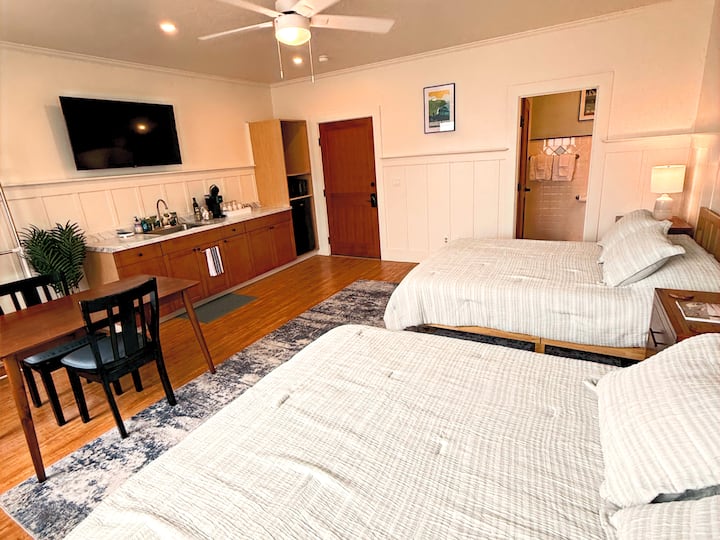Hilo Town Inn Room 3 - Hilo, HI