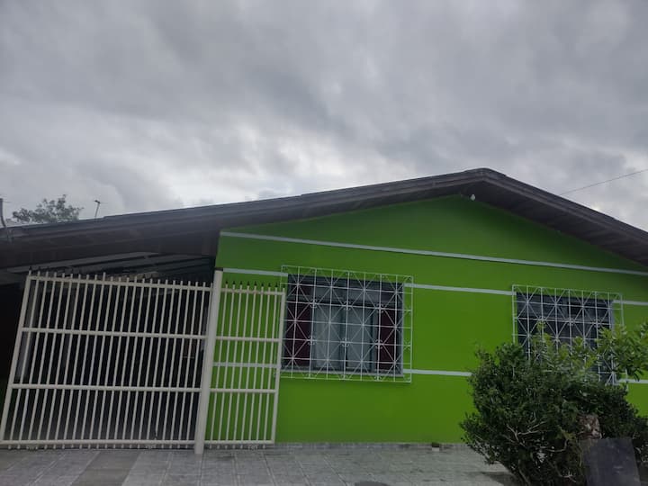 Casa Na Praia De Guaratuba Ideal Para Famílias - Itapoá