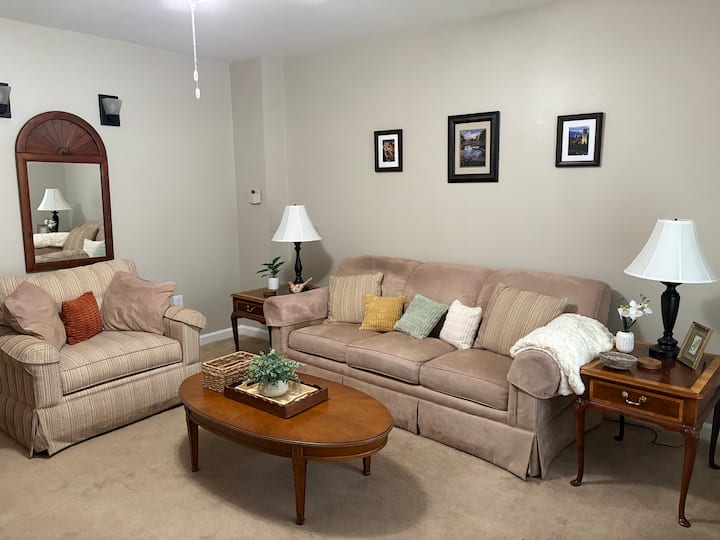 Charming Downtown Frederick Retreat - Frederick, MD