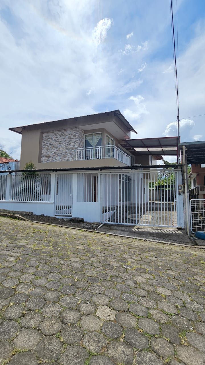 Hermosa Casa Independiente Para 1 A Max 9 Personas - Puyo