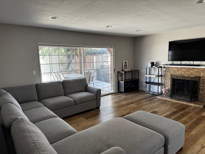 One Bedroom Bunk Working Professional - Santa Ana, CA